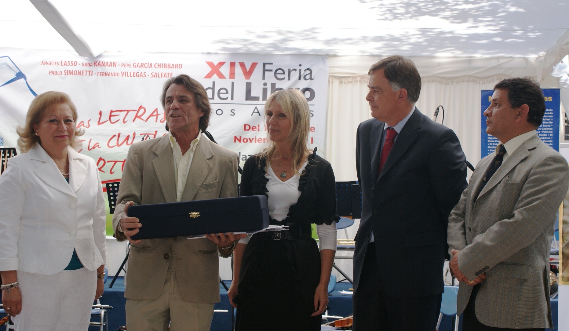 Con presencia del Intendente se inauguró XIV Feria del Libro | CODELCO ...